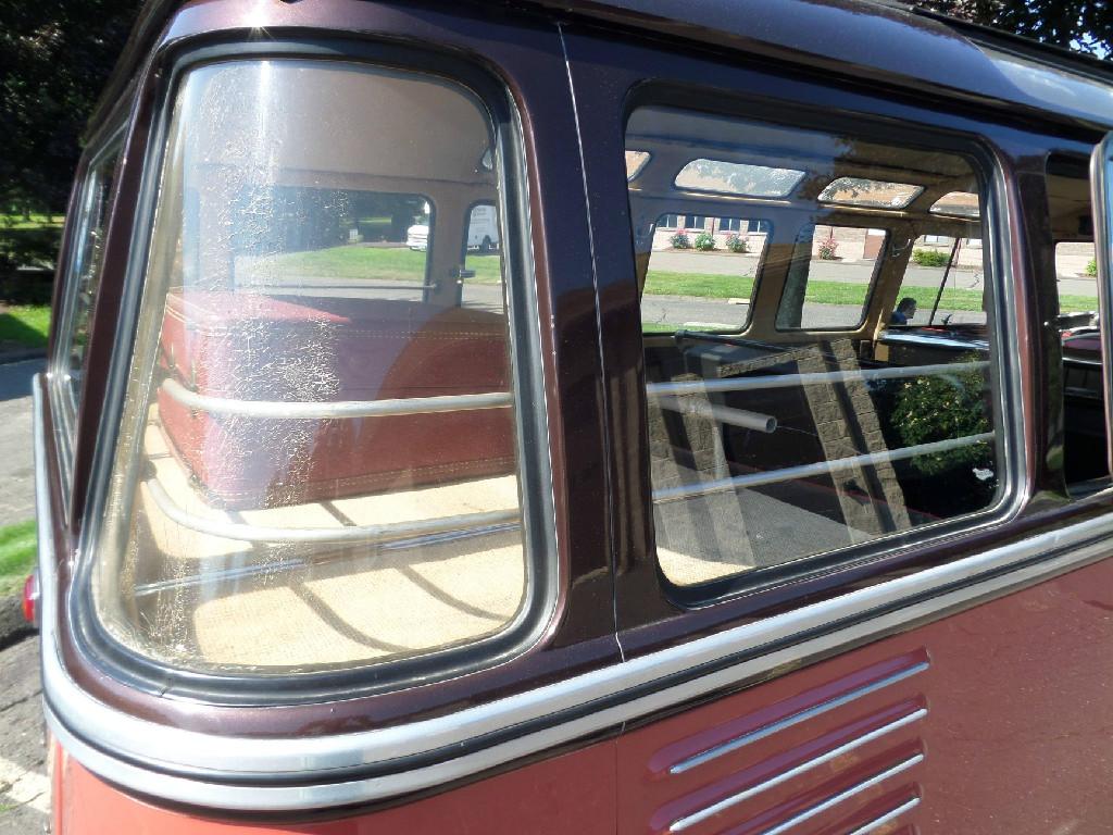 INFO GUIDE: 1951 - 1955 Volkswagen Deluxe Microbus (Samba Bus ...